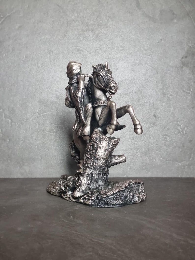 A Black Rider, 5036, Tudor Mint Myth and Magic Vintage Pewter Lord of ...