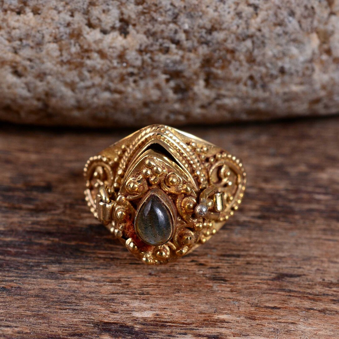 Labradorite Poison Ring, Openable Locket Ring, Snuff Handmade Poisoner ...