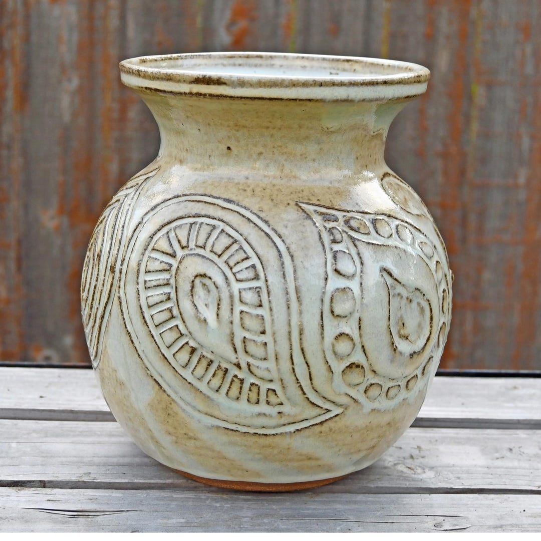 Nancy Pawel Texas Studio Art Pottery Vase Paisley Leaf Textural Design ...
