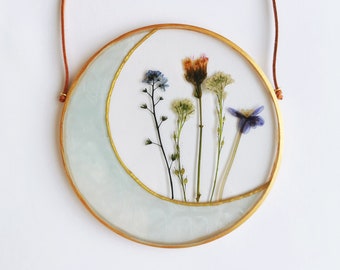 Pressed Flower Moon Decor: Resin Art, Boho Floral Wall Hanging - Etsy