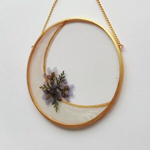 Pressed Flower Moon Decor: Resin Art, Boho Floral Wall Hanging - Etsy