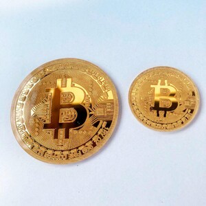 Bitcoin Cake Topper Set With Tags & Sign. Crypto Party Decorations ...