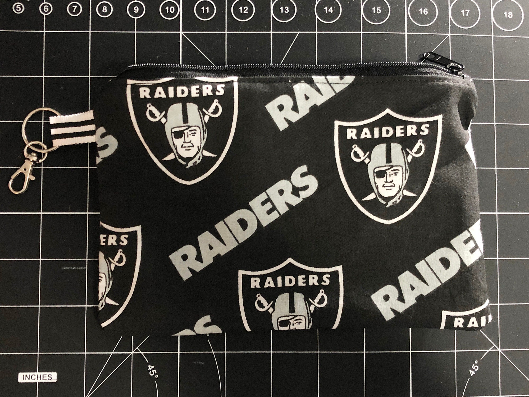 Las Vegas Raiders Fan Stadium Zip Pouch Purse - Etsy