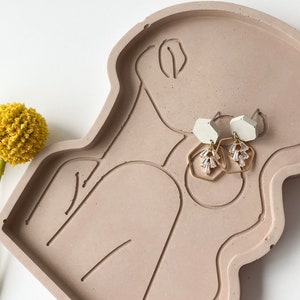 Woman Concrete Jewelry Dish | Concrete Tray | Woman’s Face Art ...