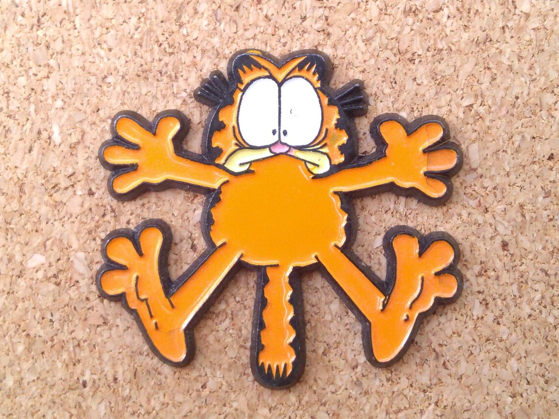 Vintage Garfield the Cat Pins: Garfield Heart, Garfield Moon and Other ...