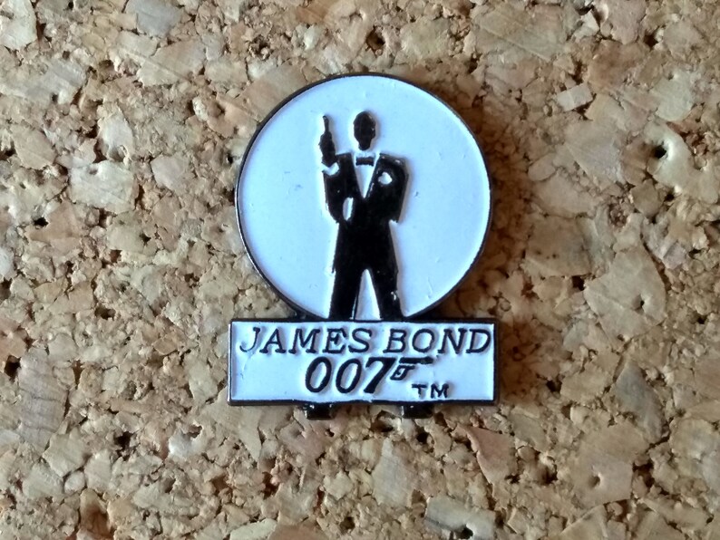 Vintage Hollywood Movies Pins: Star Wars James Bond 007 - Etsy