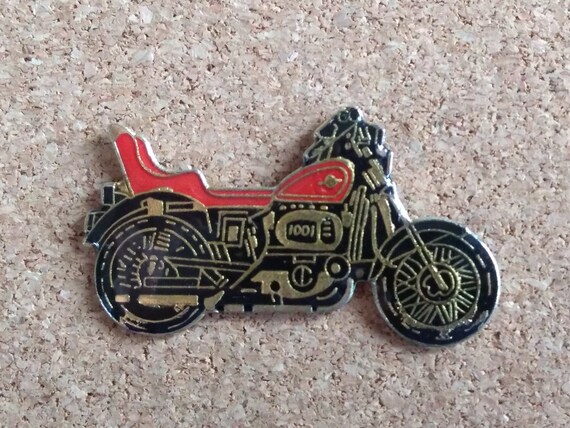 Vintage motorcycle pins: Johnson, chopper, red, black… - Gem