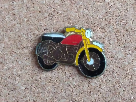 Vintage motorcycle pins: Circuit rider, Honda Dominat… - Gem