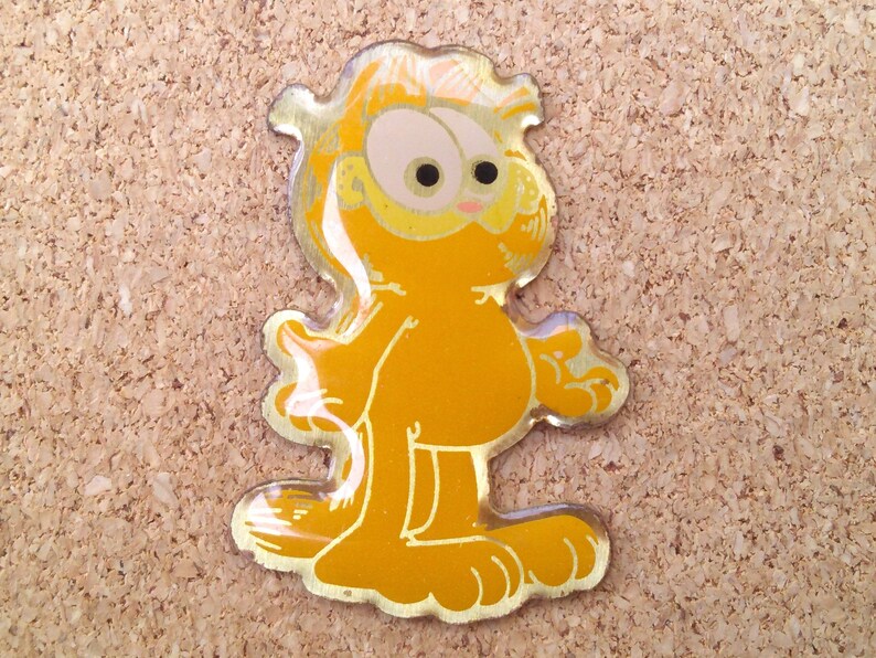 Vintage Garfield the Cat Pins: Garfield and Pooky, Skiiing Garfield ...