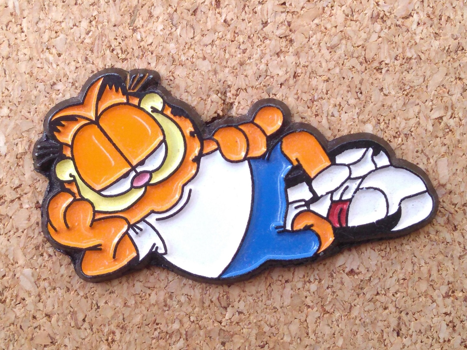 Vintage Garfield the Cat Pins: Garfield Heart, Garfield Moon and Other ...