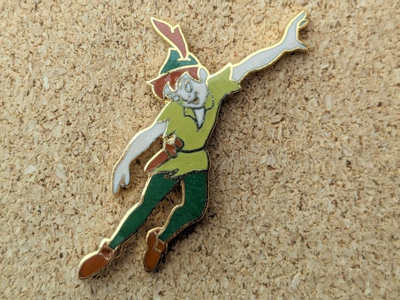 Vintage Disney's Peter Pan flying enamel pin - Gem