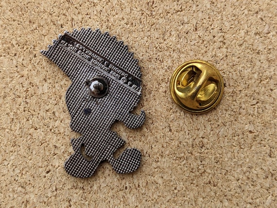 Vintage Looney Tunes Punk Tweety enamel pin - Gem