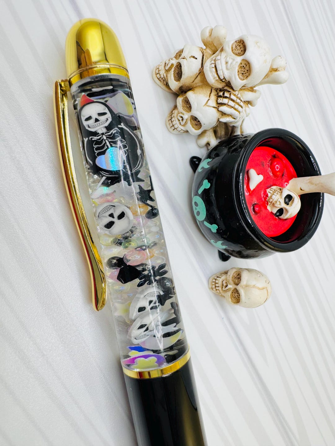 Black and White Bones / Skeletons / Skulls / Cute Pens / Black and ...