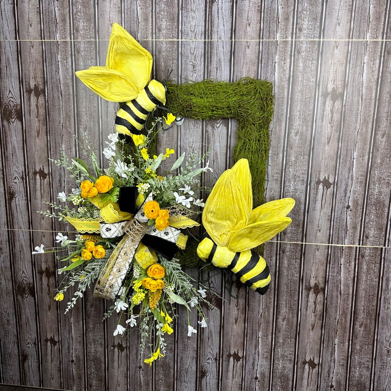 Bee Wreath - Etsy