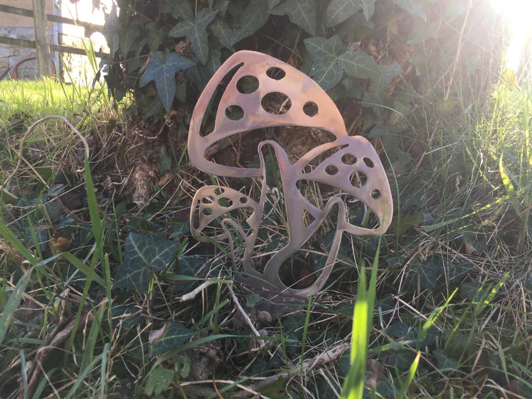Mushroom Garden Art in Metal - Handmade Shiny Garden Gifts - Exterior ...