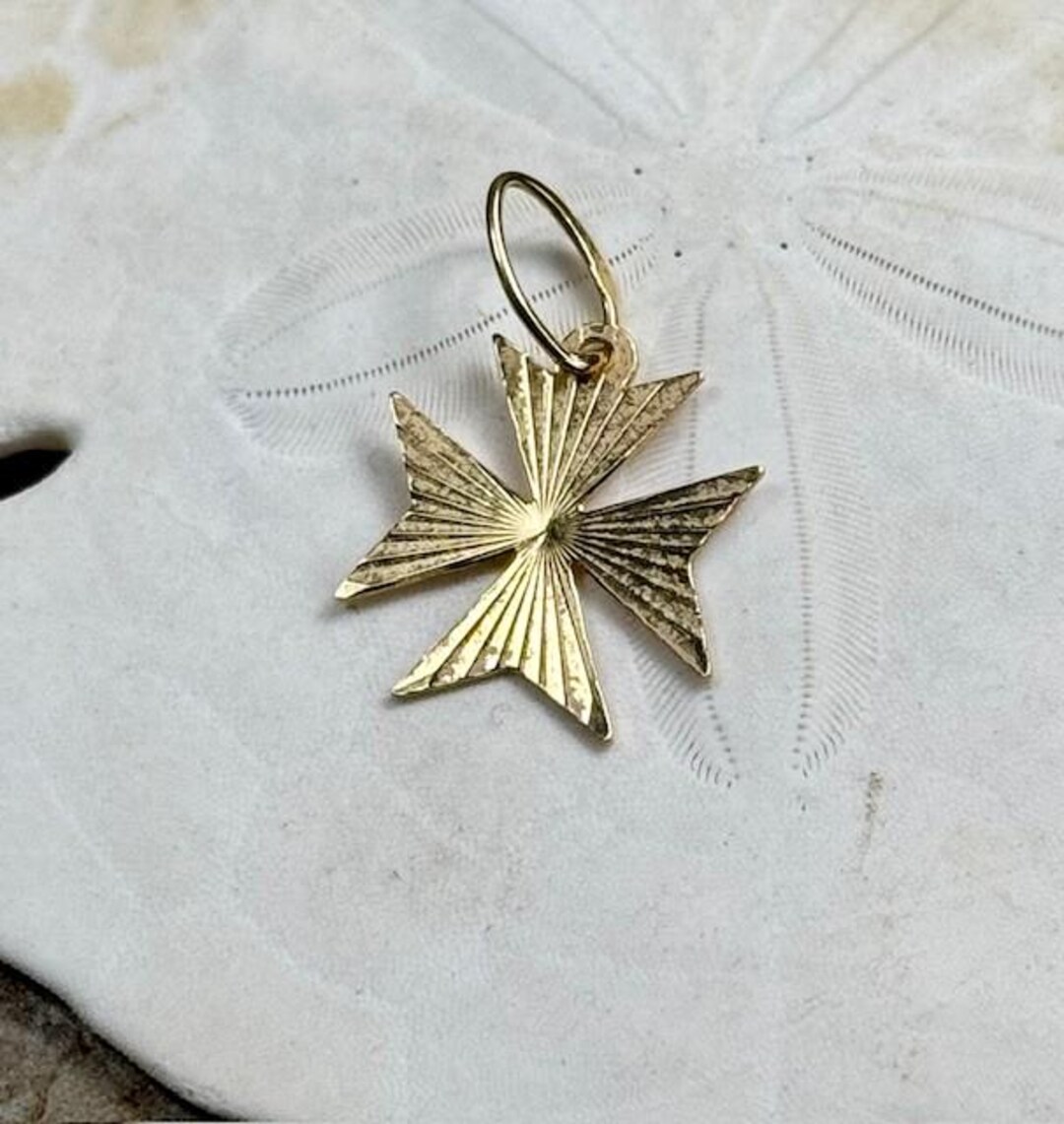 Vintage 18kt Solid Gold Ribbed Maltese Cross Charm Pendant Knights ...
