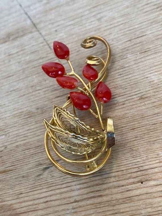 Vintage Leaf Vine Filigree and Scroll with Red Bead F… - Gem