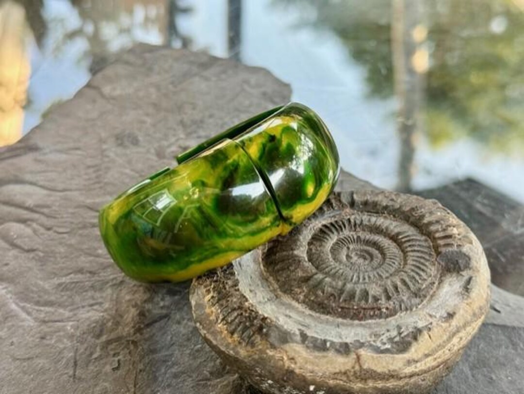 Vintage 1930's Bakelite Green and Yellow Marbled Hinged Clamper ...