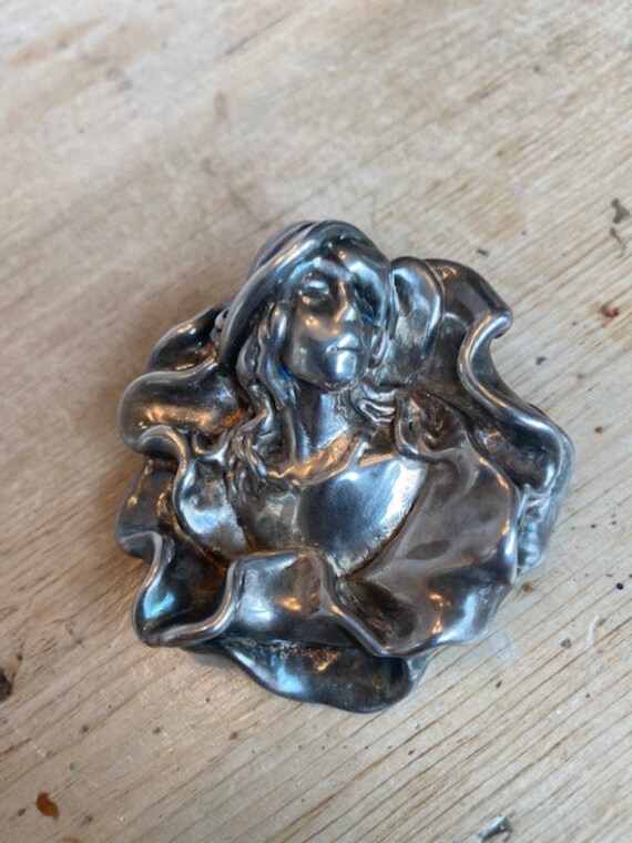 3D Sterling Silver Lady Repousse Brooch, Avant Garde - Gem