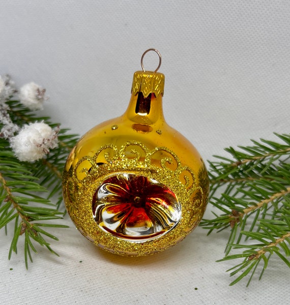 Gold glass christmas decorations store