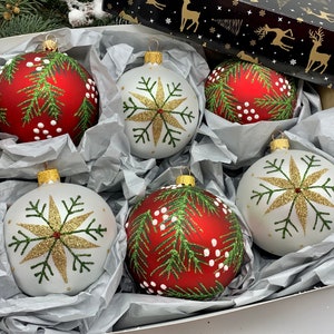 Red and White Christmas Set of 6 Glass Balls With Gifted Box,crafted ...
