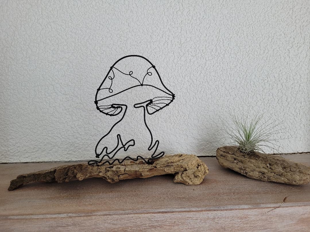Champignon en fil de fer sur bois flotté, nature, stylisé, fleur ...