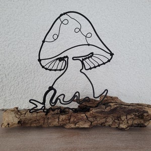 Champignon en fil de fer sur bois flotté, nature, stylisé, fleur ...