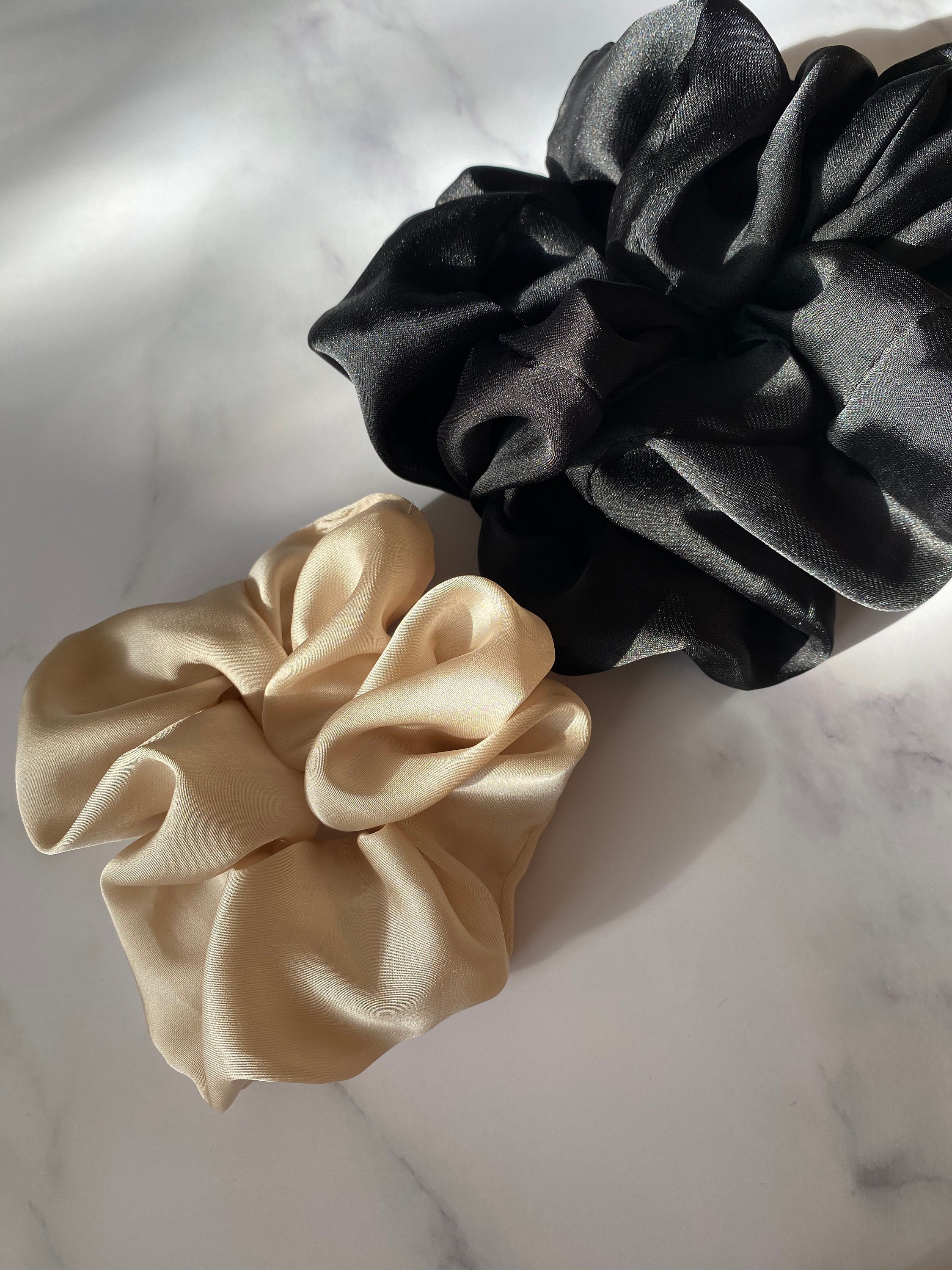 Seda Beige Scrunchie / Scrunchie de lujo / Luxe Hair Tie / | Etsy