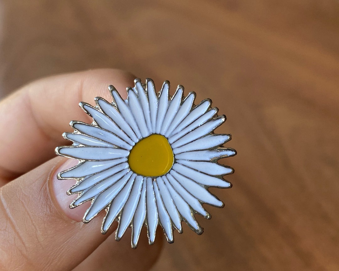 Daisy Pin1.1 Inch Enamel Pin Pin Daisy Applique Daisy - Etsy