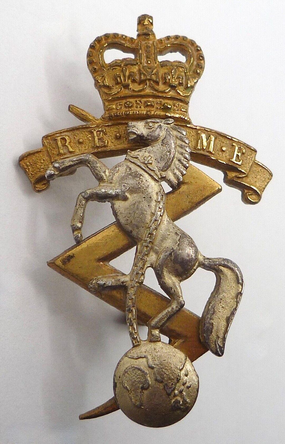 Royal Mechanical & Electrical Engineers Qc Genuine Cap Badge by Jr ...