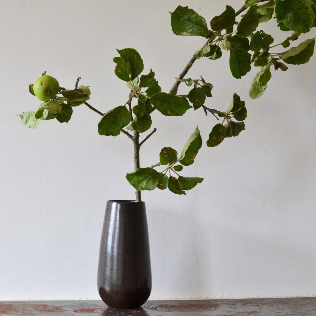 Black Clay Flower Vase - Handmade Clay Pottery - Beeswax Finish Natural ...