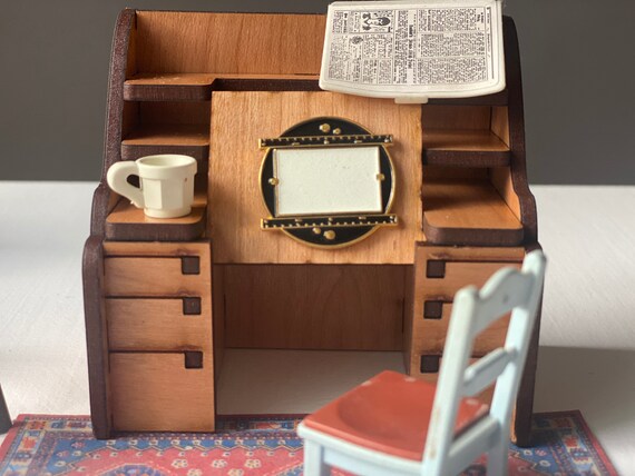 2D Animation Desk Pin Display Miniature Animator Gift - Etsy