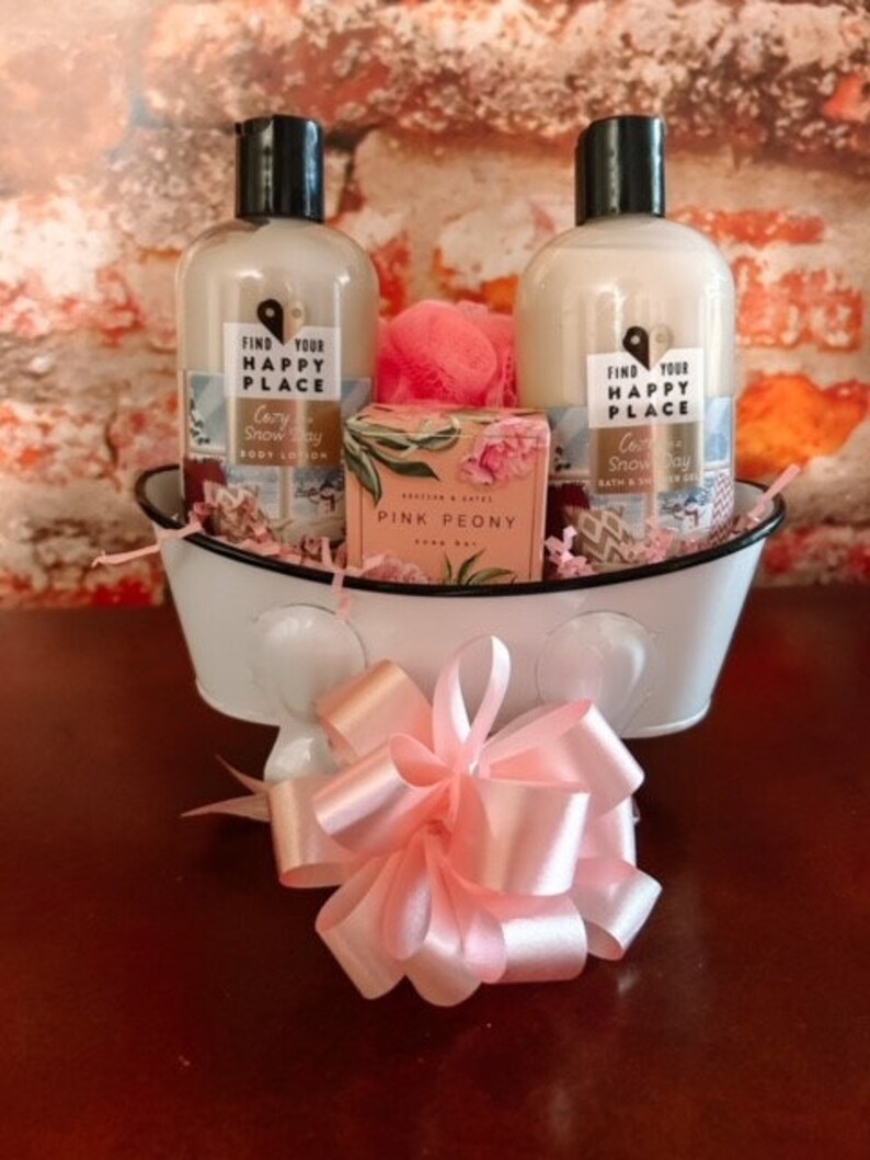 Luxury Bath Time Spa Gift Basket / Relaxation Gift Basket / Bath and ...