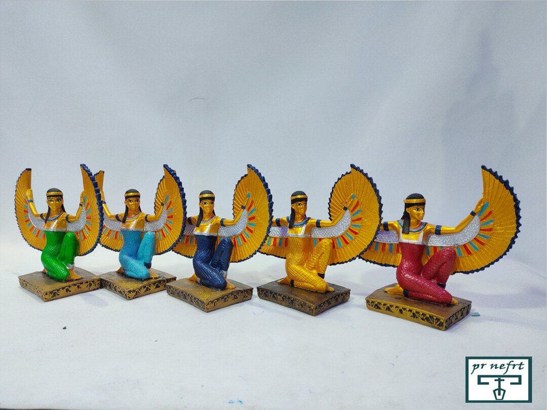 Estatua de la diosa Isis. Estatua de Isis de 26,7 x 21,6 cm. Disponible ...