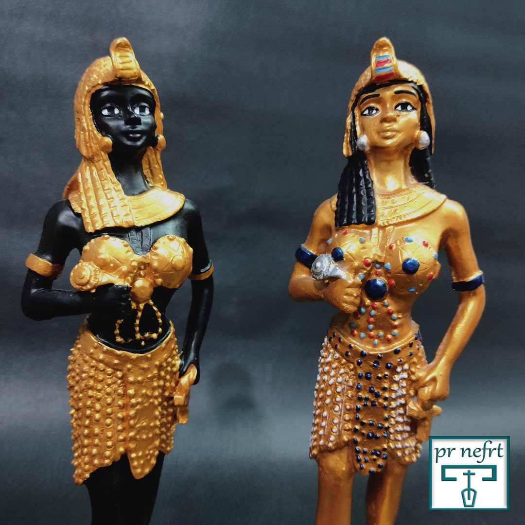A Distinctive Statue of the Beautiful Queen Cleopatra is Available in ...