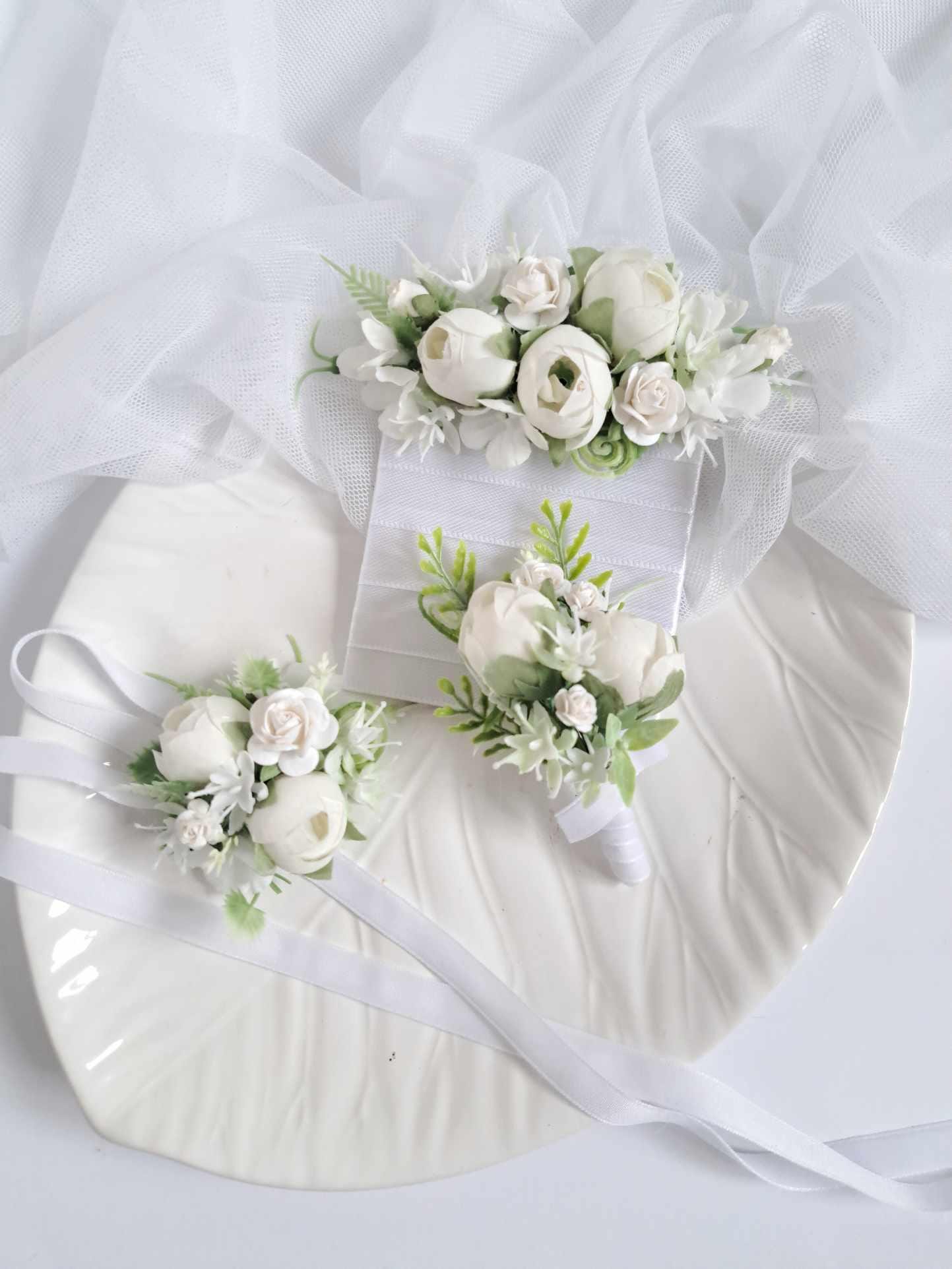 White Flower White Corsage Wedding Flowers Corsage White Green Bridal ...