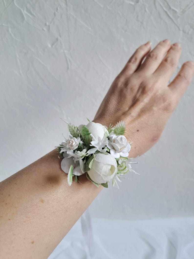 White Flower White Corsage Wedding Flowers Corsage White Green Bridal ...