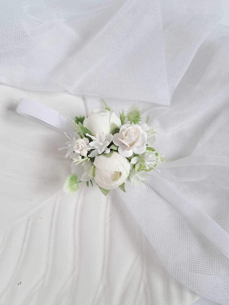 White Flower White Corsage Wedding Flowers Corsage White Green Bridal ...