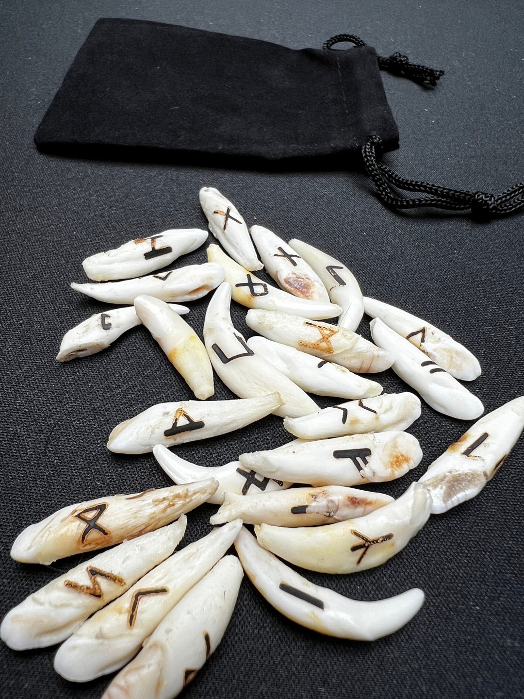 Futhark Runes Set Fox Fox Tooth Fox Hook Witch Magic Witchy - Etsy
