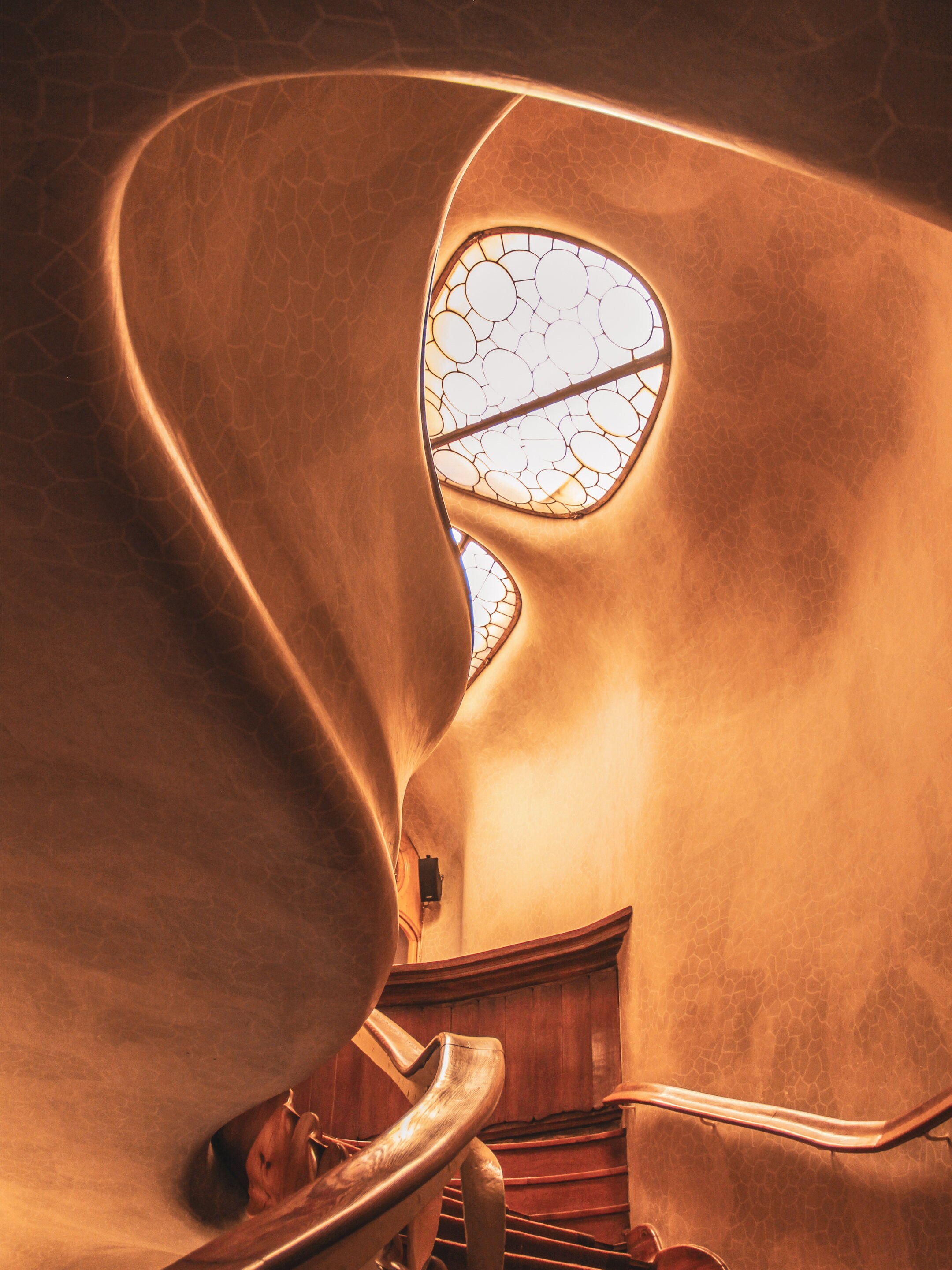 Casa Batlló Staircase, Barcelona - Antoni Gaudi, Casa Batlló, Barcelona ...