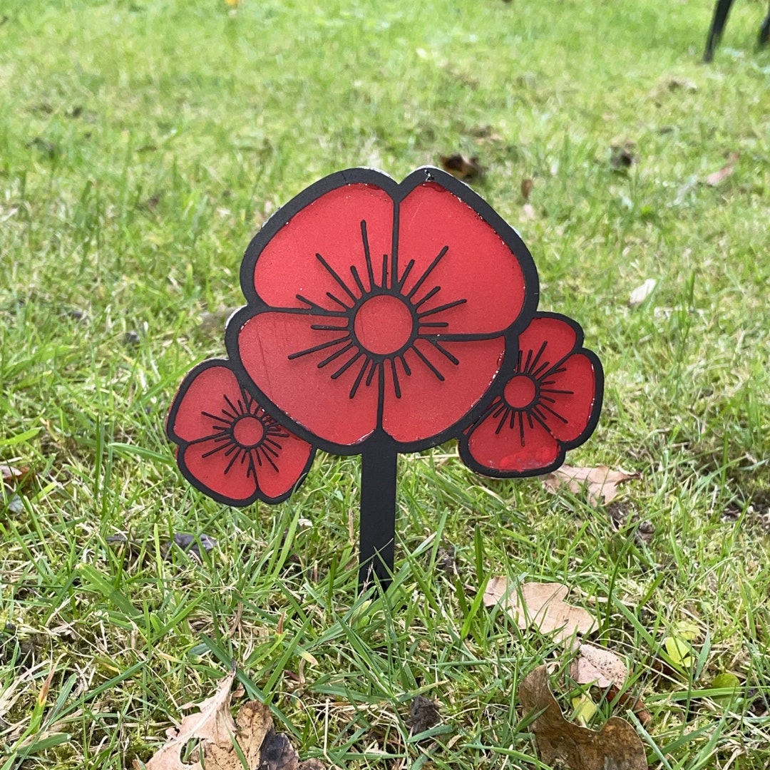 Metal Poppy in Mild Steel for Remembrance Day Memorial Sculpture With ...