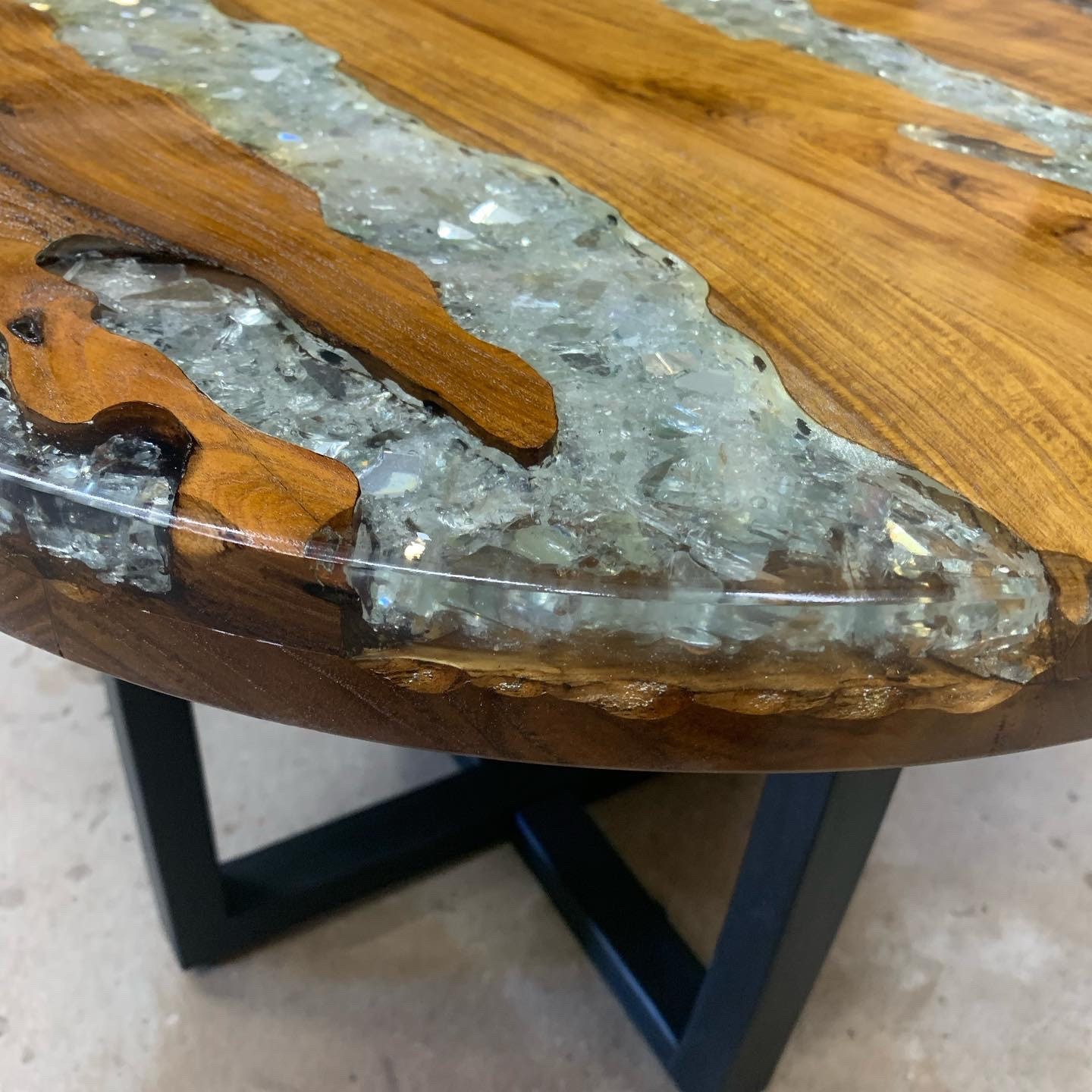 Circle Teak Wood and Resin Table - Etsy