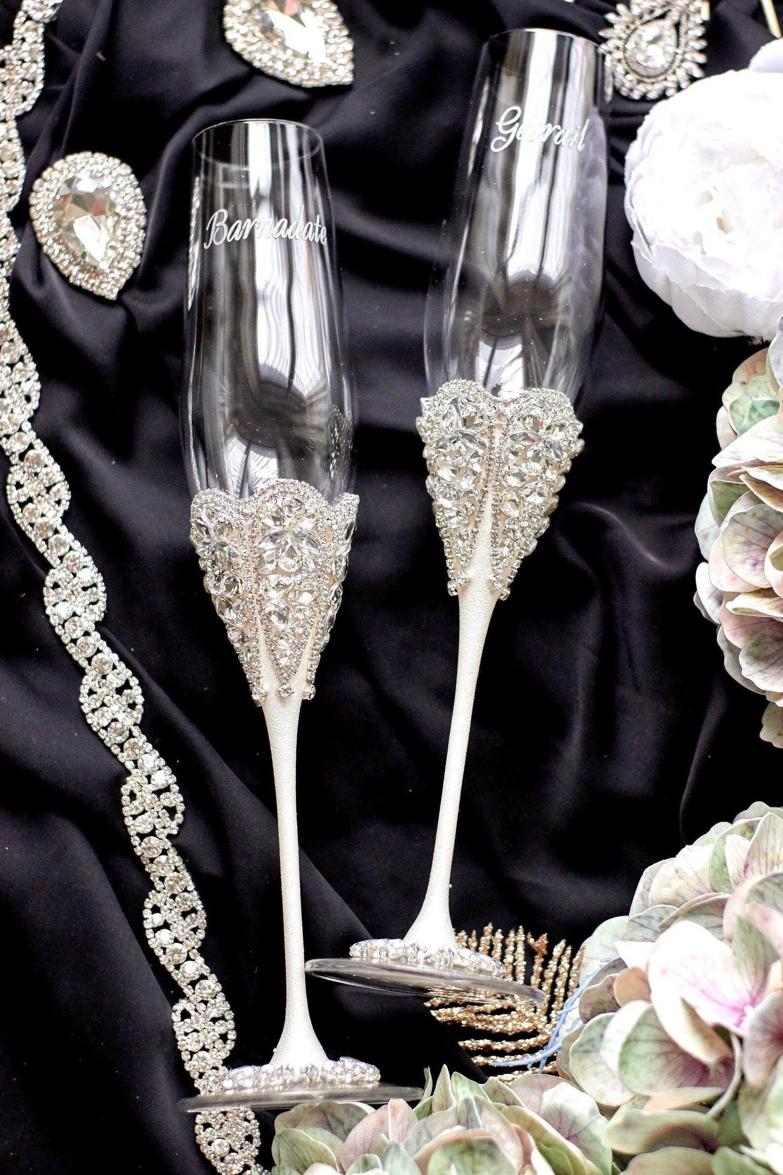 White Wedding Glasses for Bride and Groom Personalized Wedding - Etsy