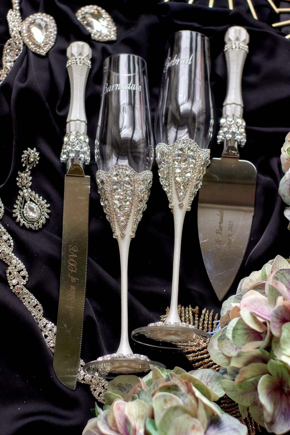 White Wedding Glasses for Bride and Groom Personalized Wedding - Etsy