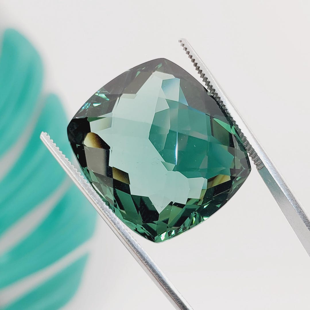 32.80ct Emerald Green-colored Quartz 23x20mm Rectangle Cushion ...