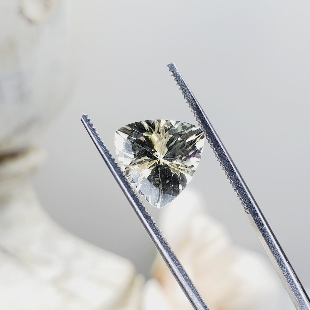 3.30ct Natural Golden Yellow Labradorite 10mm Trillion Shape Loose ...