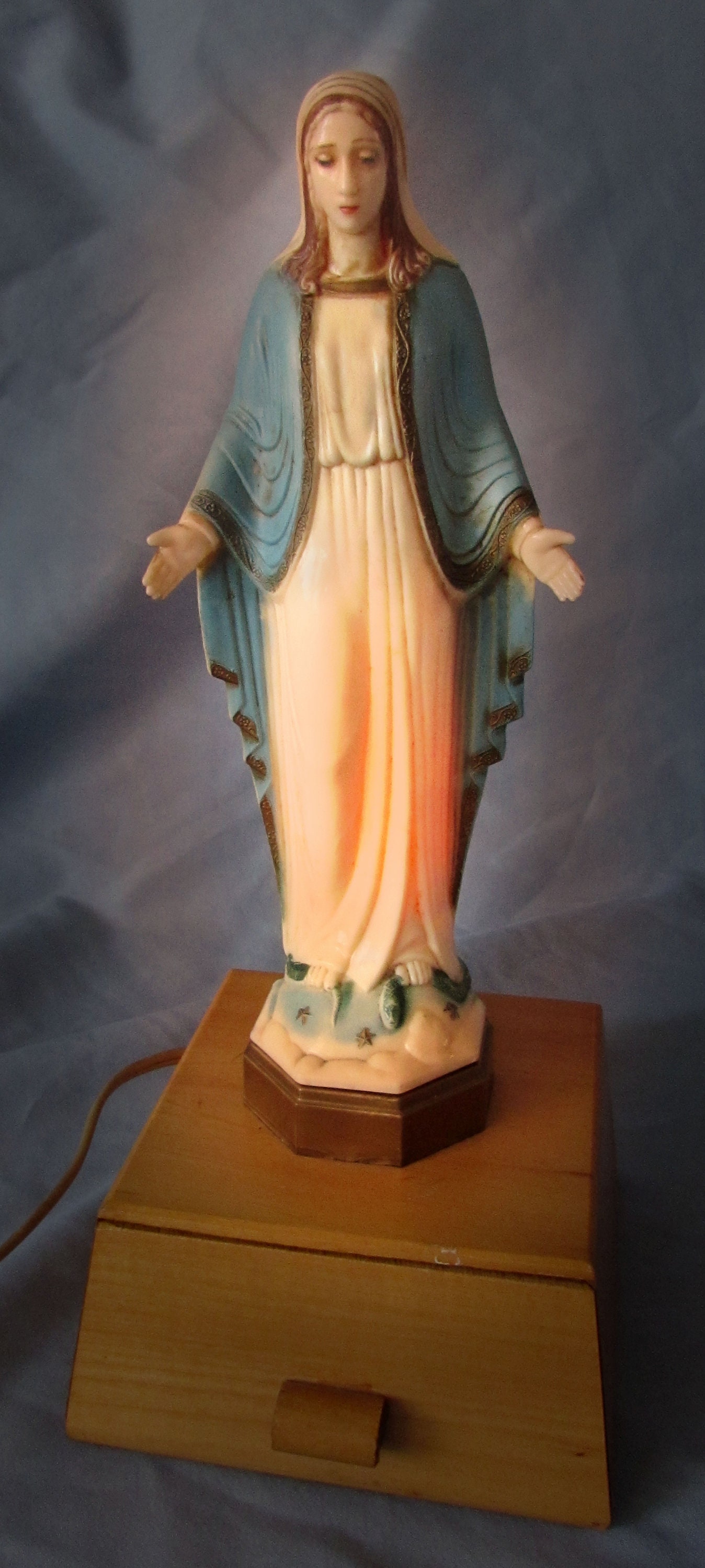 Vintage Virgin Mary, Music Box With Light on Wood Trinket Box Plays Ava ...