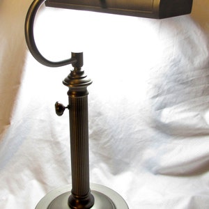 Verilux Princeton Desk Lamp, VD05, Full Spectrum Enhances Vision. Fully ...