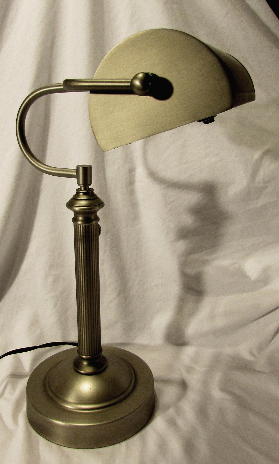 Verilux Princeton Desk Lamp, VD05, Full Spectrum Enhances Vision. Fully ...