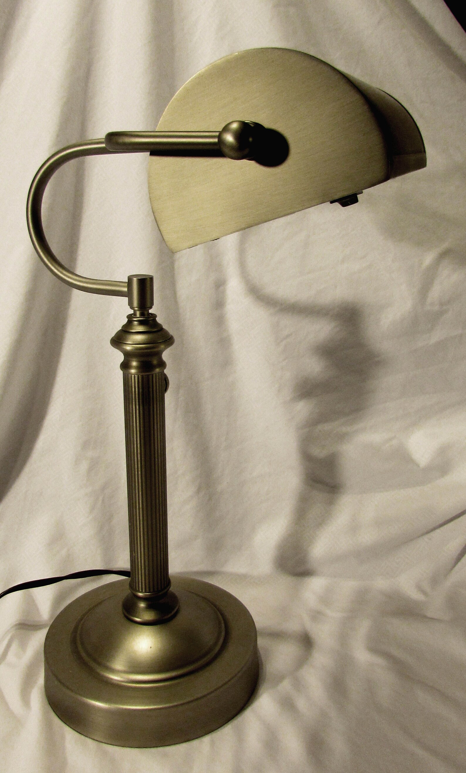 Verilux Princeton Desk Lamp, VD05, Full Spectrum Enhances Vision. Fully ...